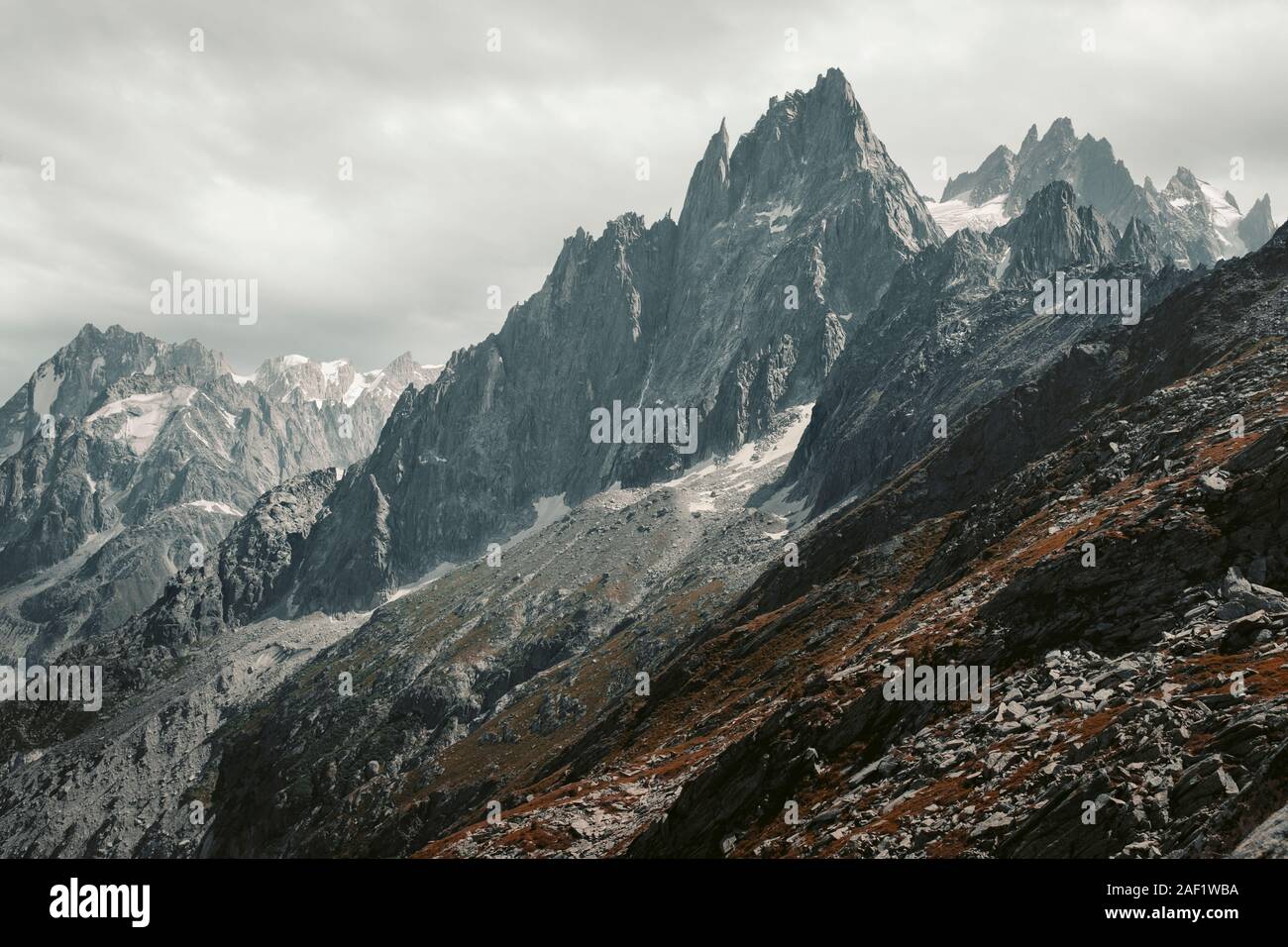 Snow low angle view hi-res stock photography and images - Alamy