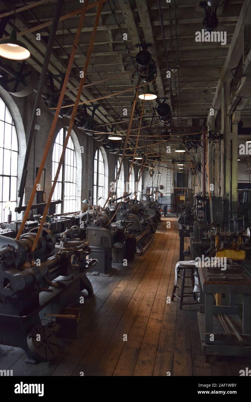 The main laboratory and equipment inside Thomas Edison National ...