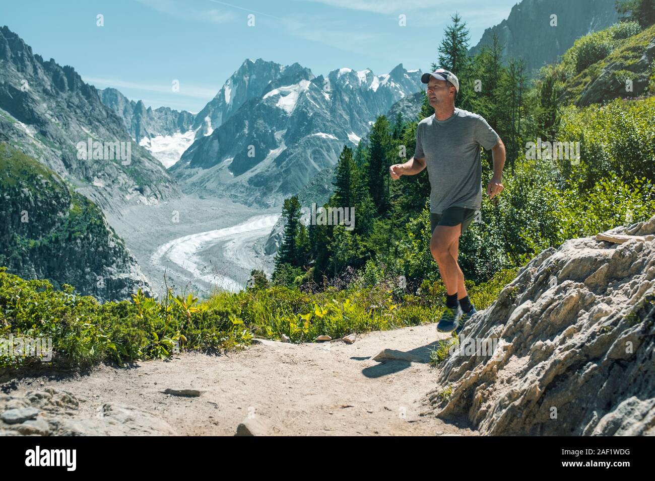 Jogging landscape hi-res stock photography and images - Alamy