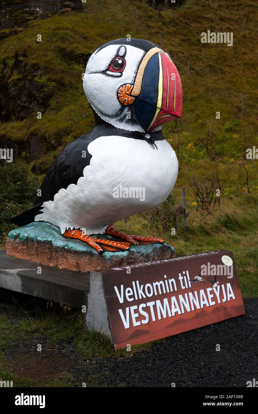 Puffin statue hi-res stock photography and images - Alamy