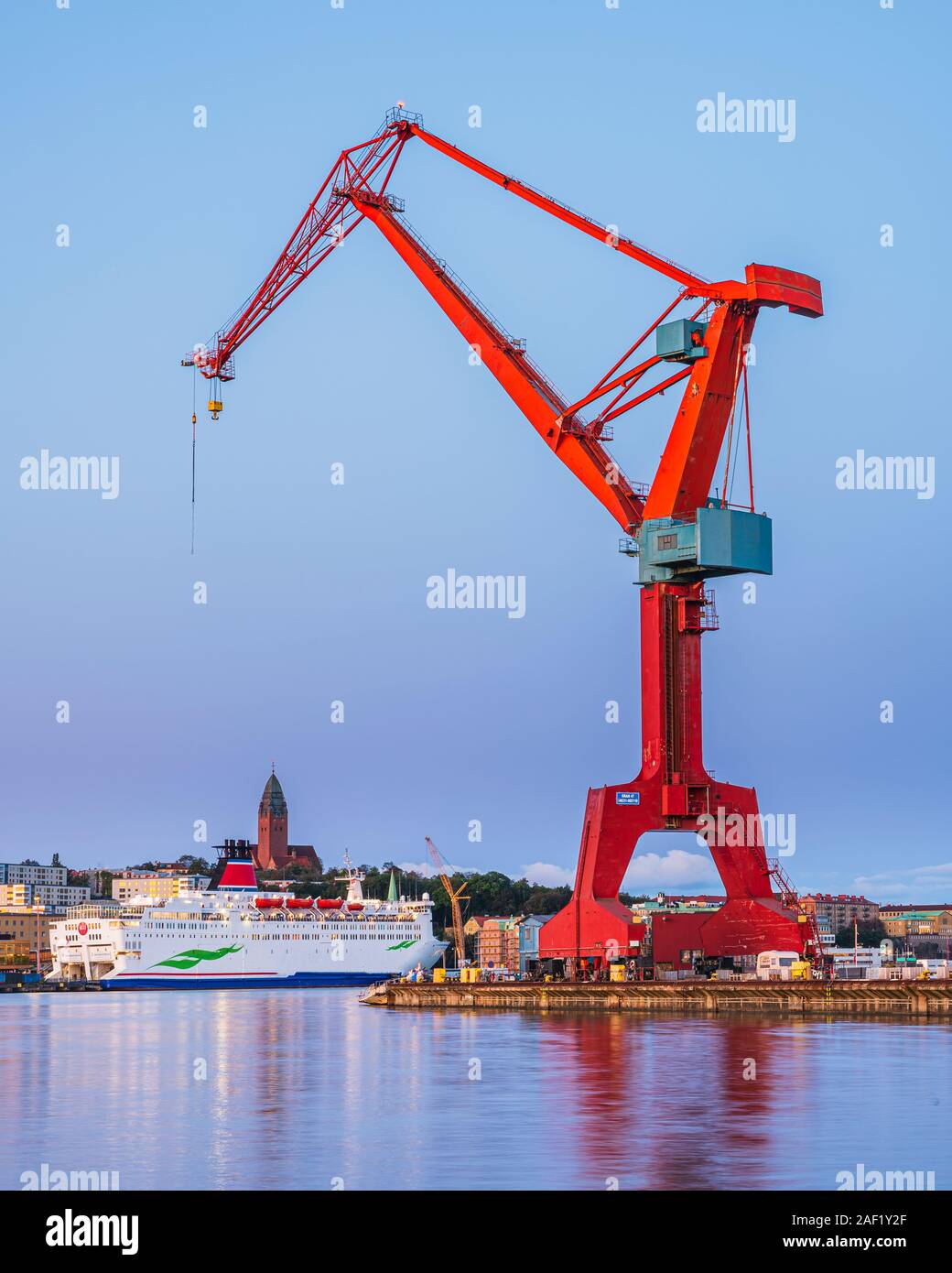 Boatyard crane hi-res stock photography and images - Alamy