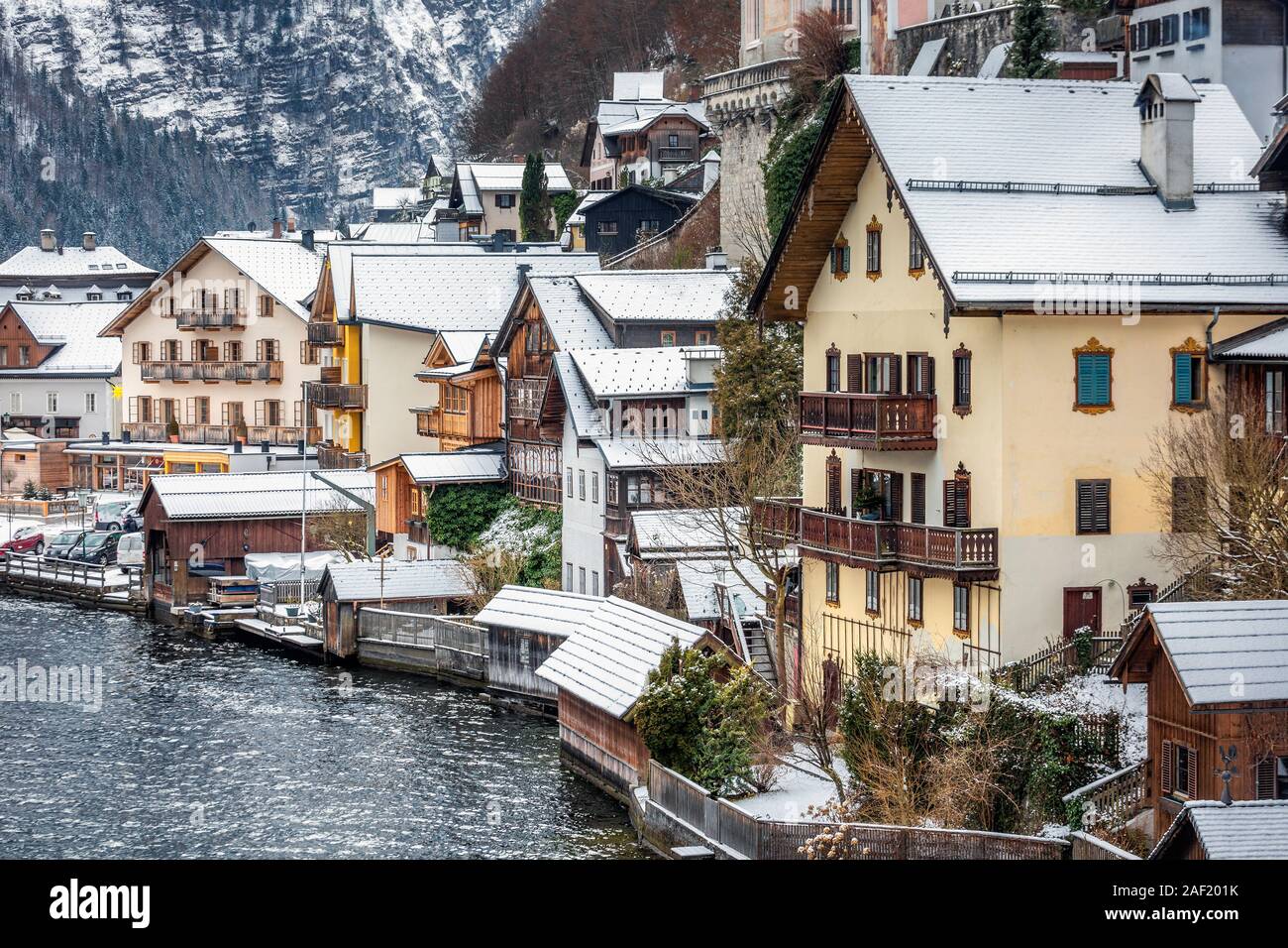 Scenic picture-postcard view of famous Hallstatt mountain village in ...