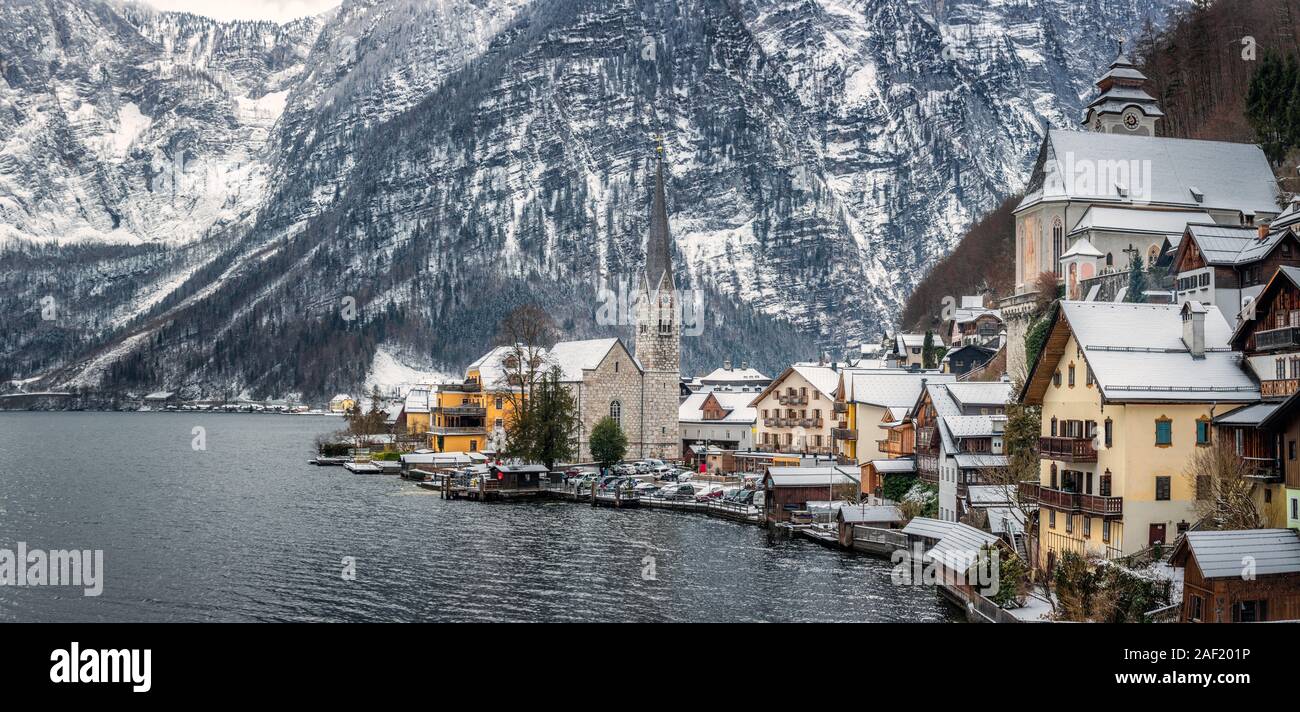 Scenic picture-postcard view of famous Hallstatt mountain village in ...