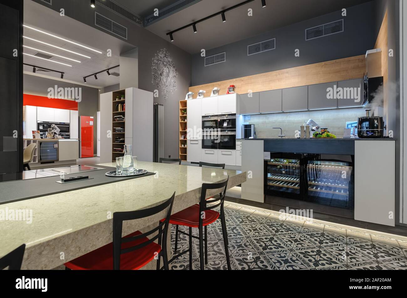 Kitchen store table hi-res stock photography and images - Alamy