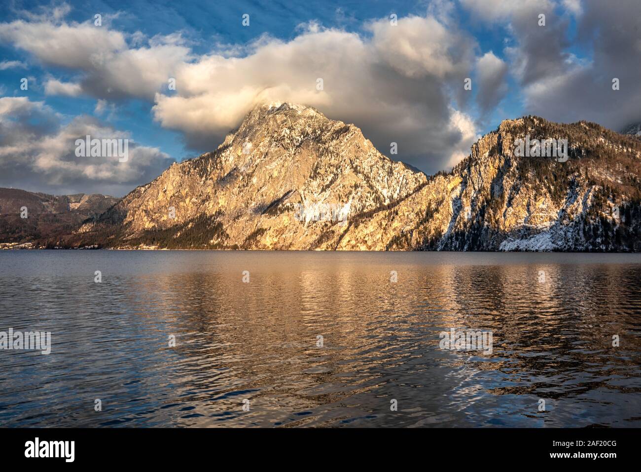 Scenic picture-postcard view of famous Hallstatt mountain village in ...