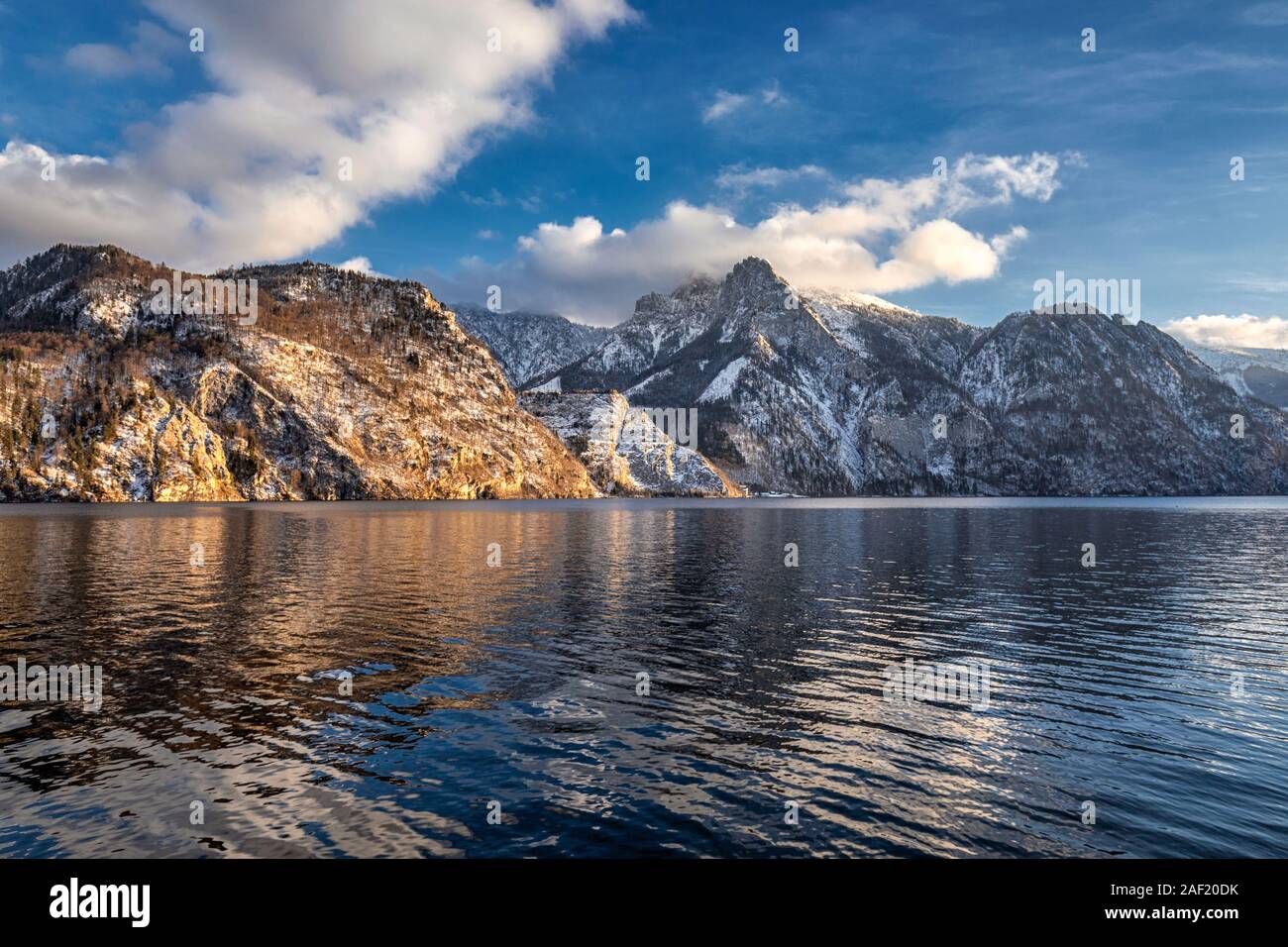 Scenic picture-postcard view of famous Hallstatt mountain village in ...