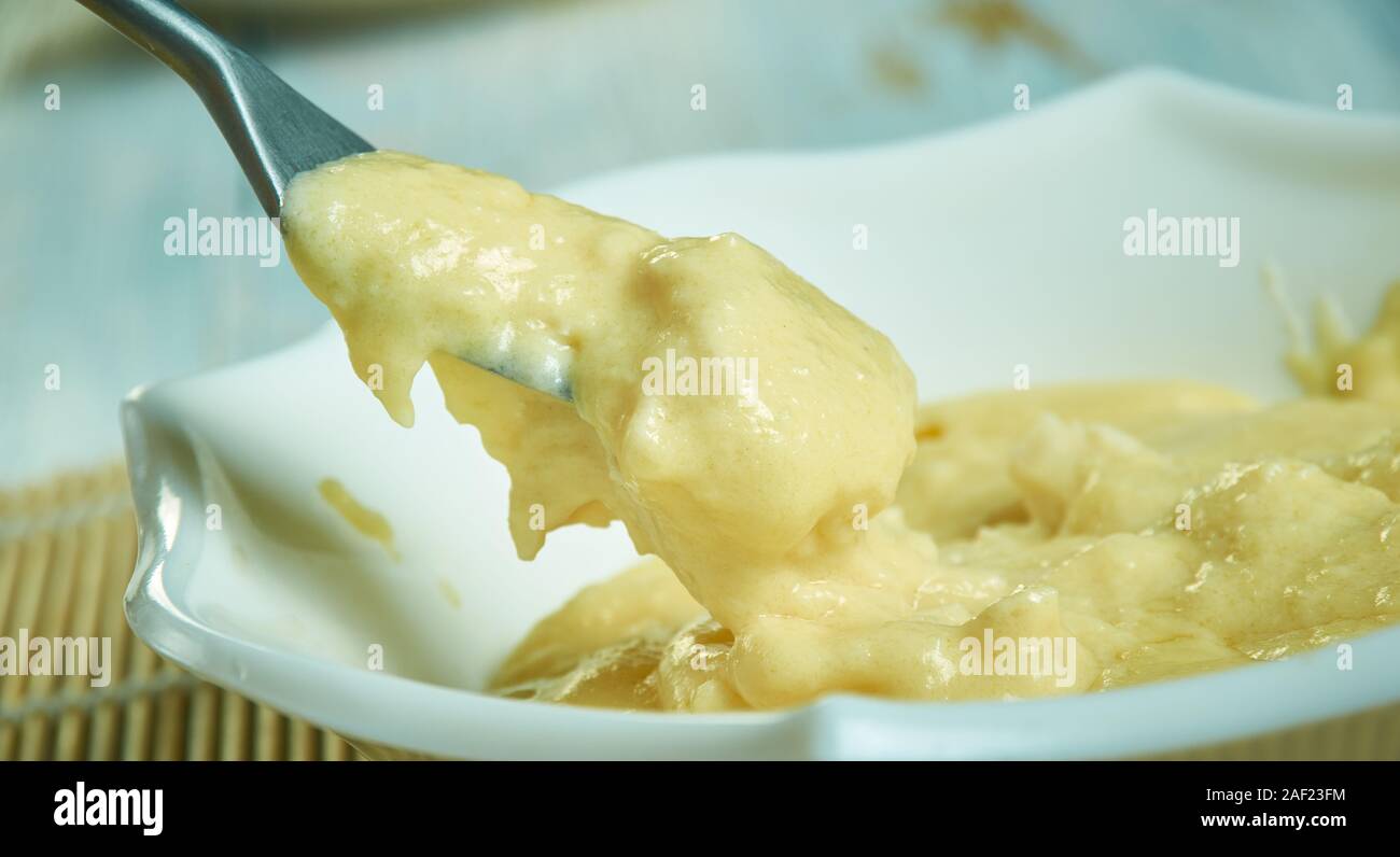 Queso fundido con pollo, Melted jack cheese with sauteed onions ...