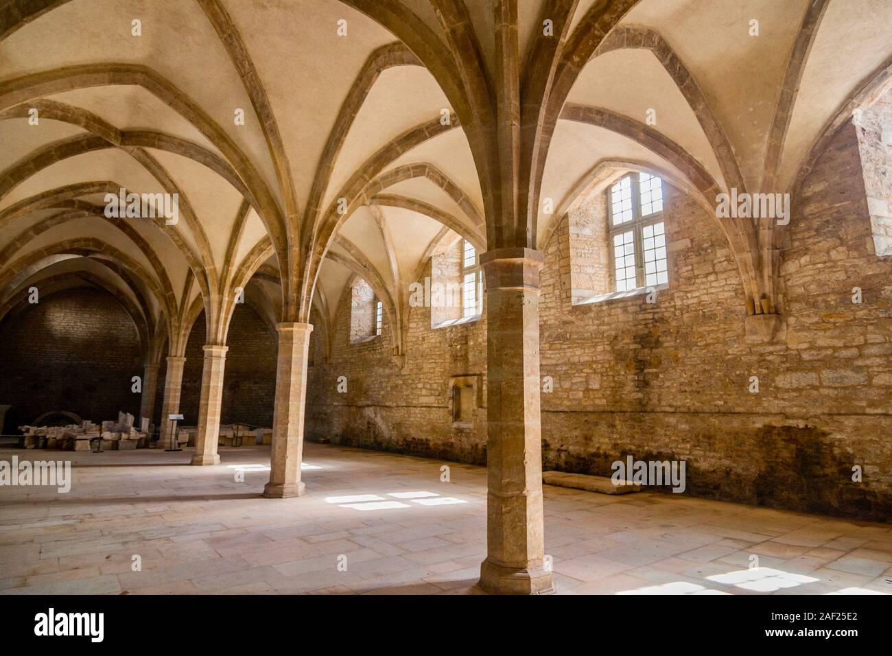 Medieval cistern hi-res stock photography and images - Alamy