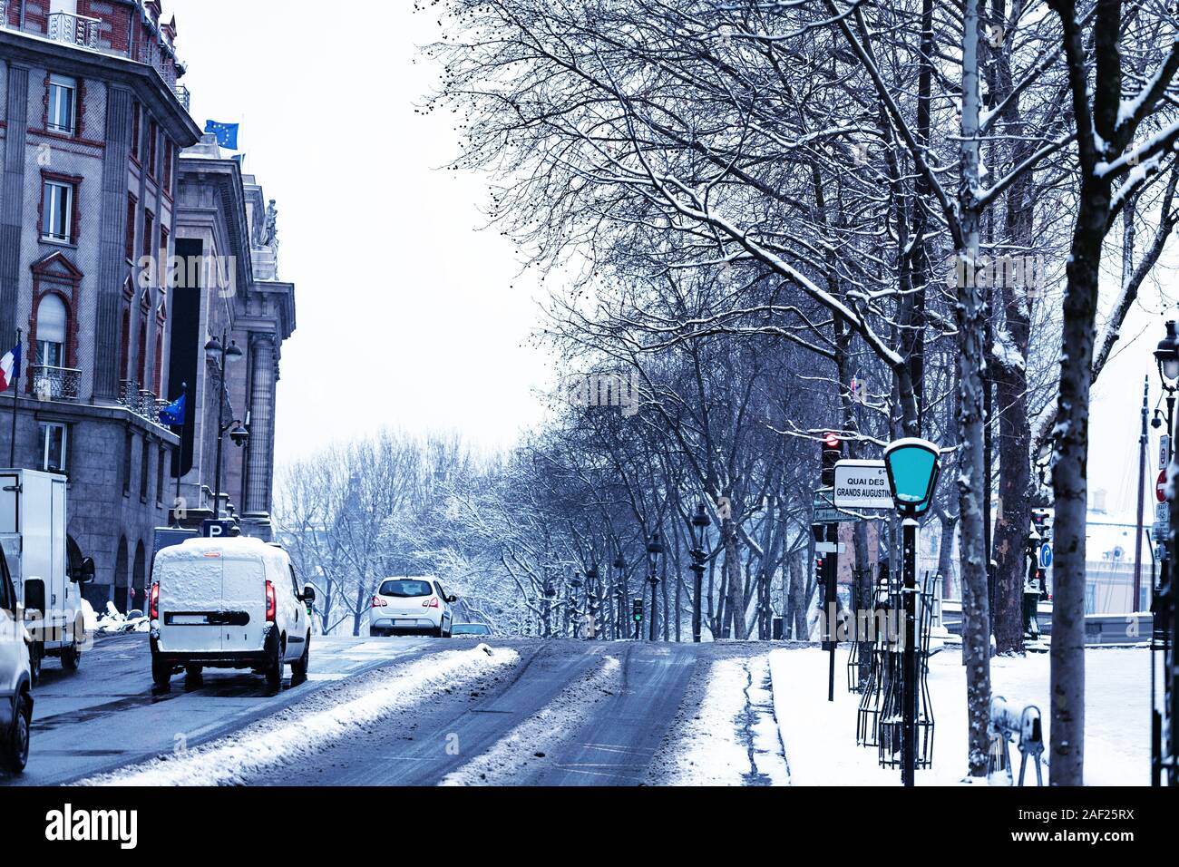 Paris snow at downtown street after heavy blizzard Stock Photo - Alamy