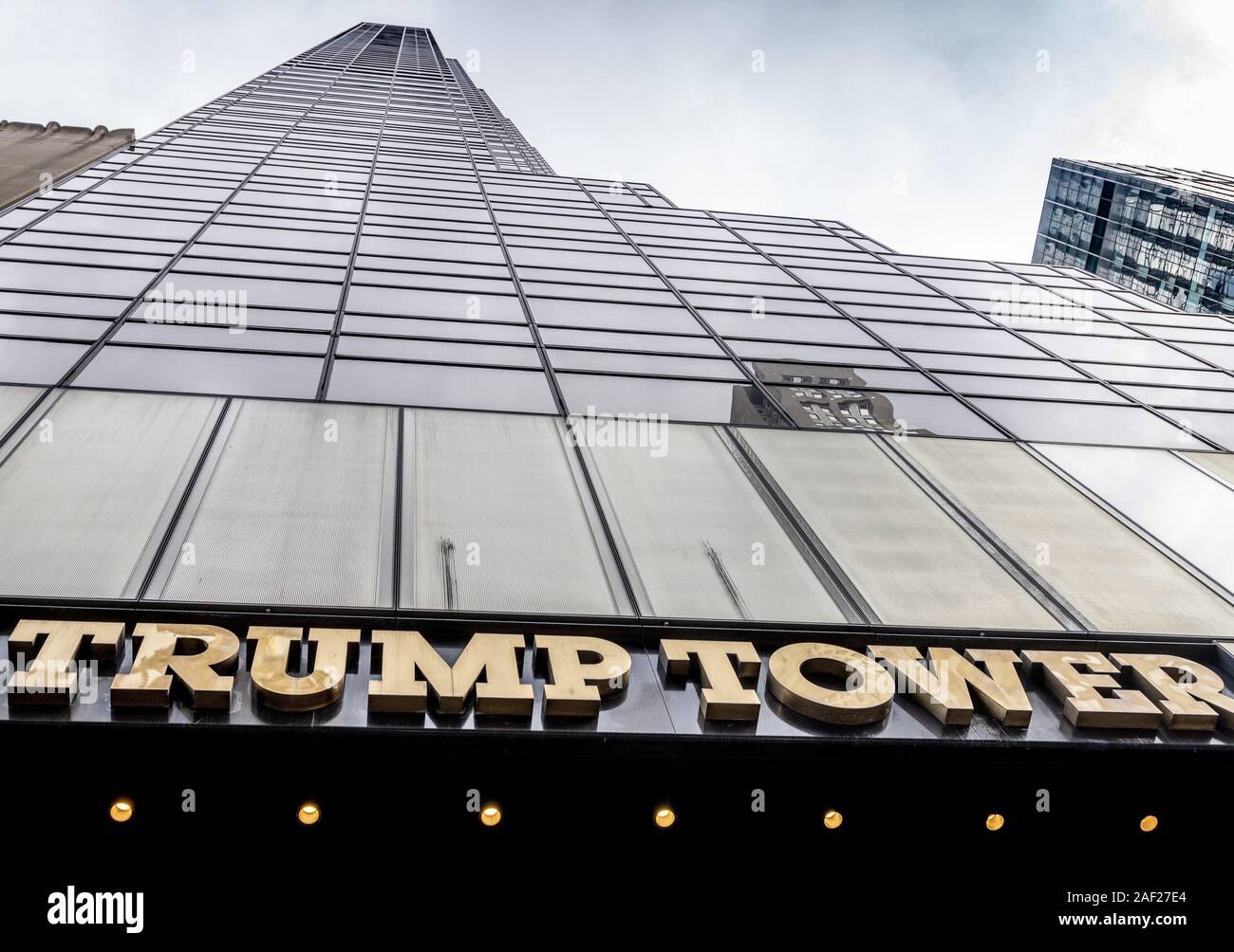 The 202 meter high Trump Tower on Fifth Avenue in Manhattan is one of ...