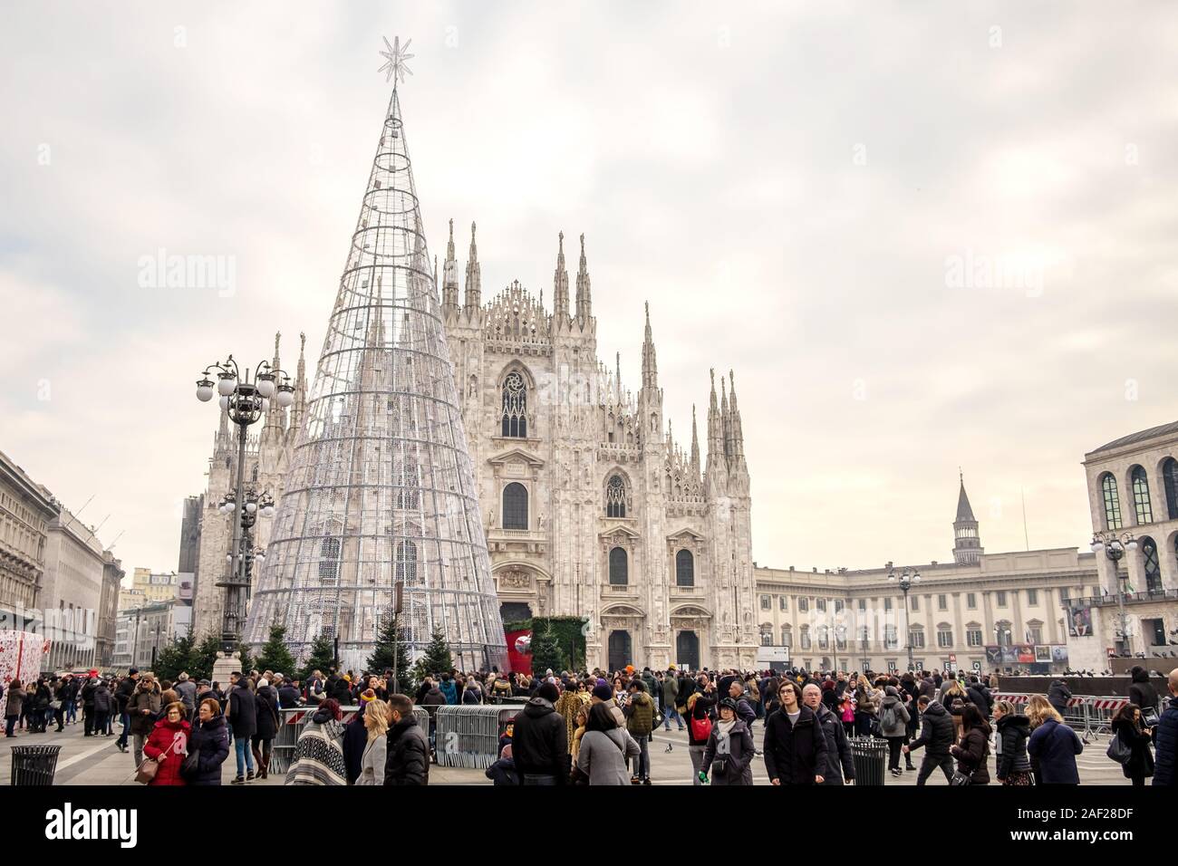 Christmas tree milan hi-res stock photography and images - Alamy