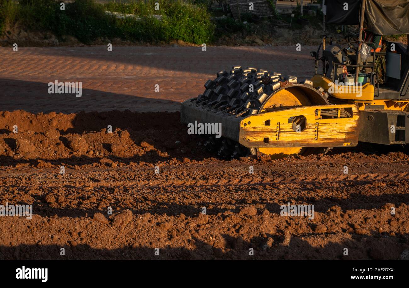 Heavy duty vibratory roller paving hi-res stock photography and images ...