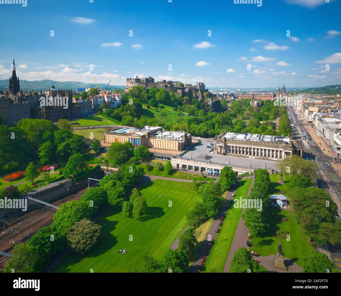 Edinburgh central queen street hi-res stock photography and images - Alamy