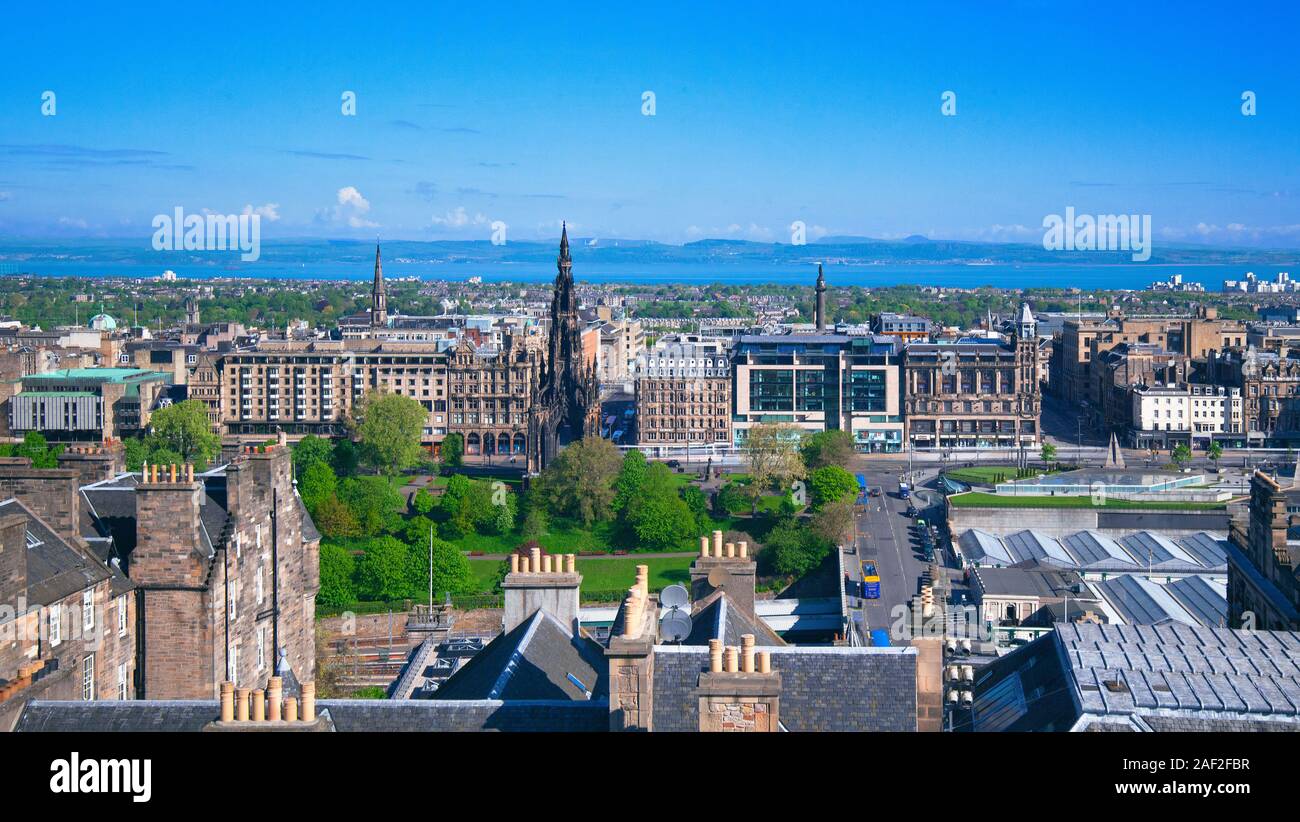 Edinburgh central queen street hi-res stock photography and images - Alamy
