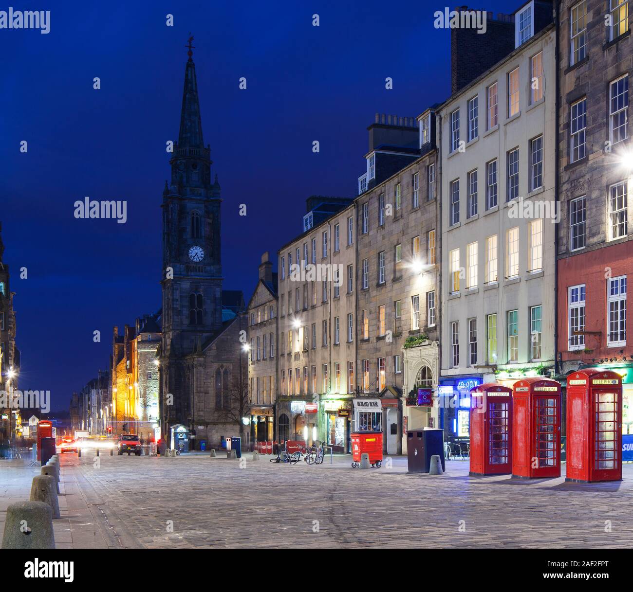 Edinburgh central queen street hi-res stock photography and images - Alamy
