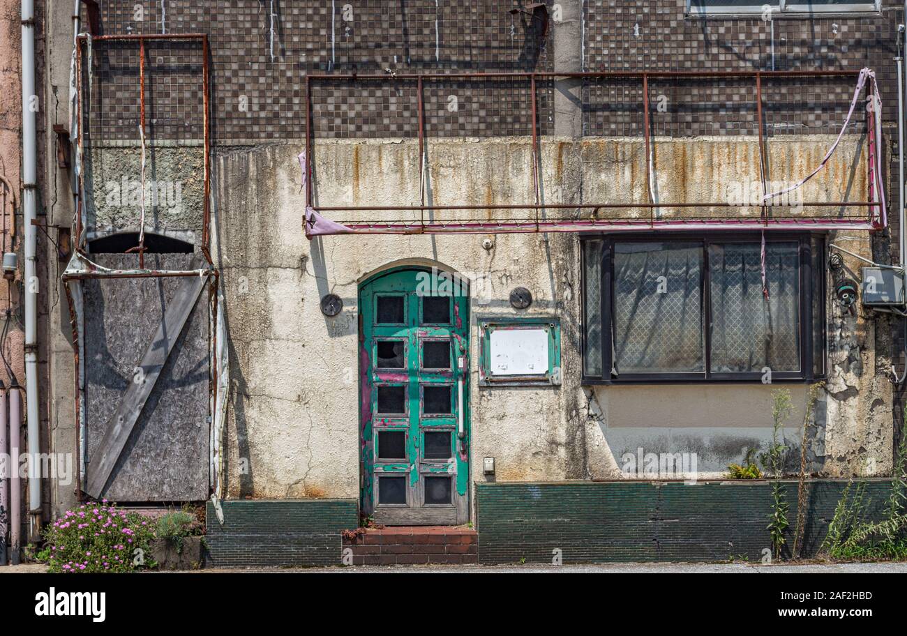 Deserted abandoned building, downtown Kanazawa, Ishikawa Prefecture ...