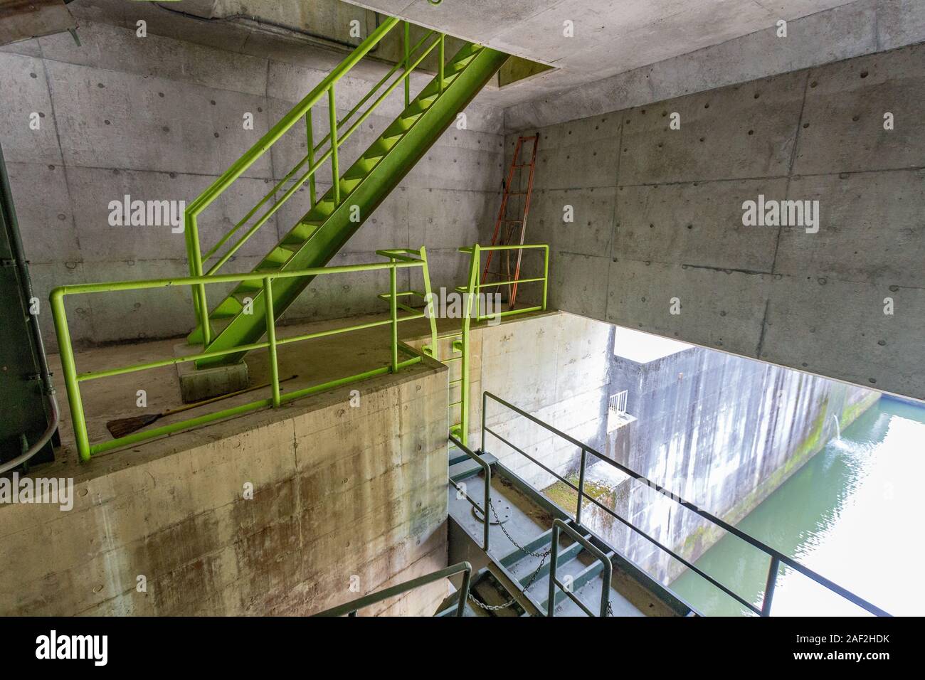 Dam control center hi-res stock photography and images - Alamy