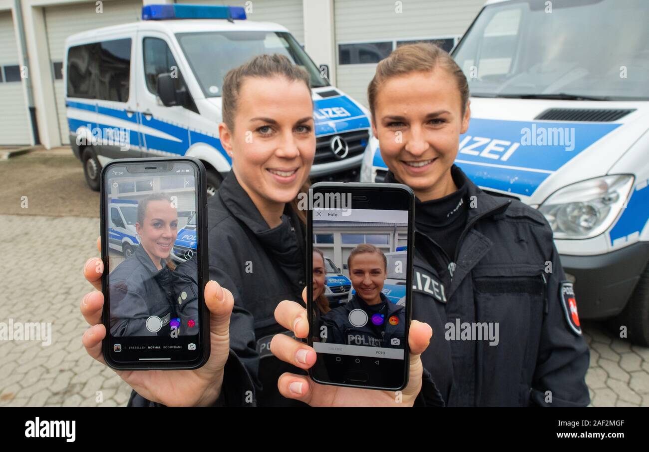 Hanover, Germany. 12th Dec, 2019. Riot policewomen Rita Laschenko (l ...