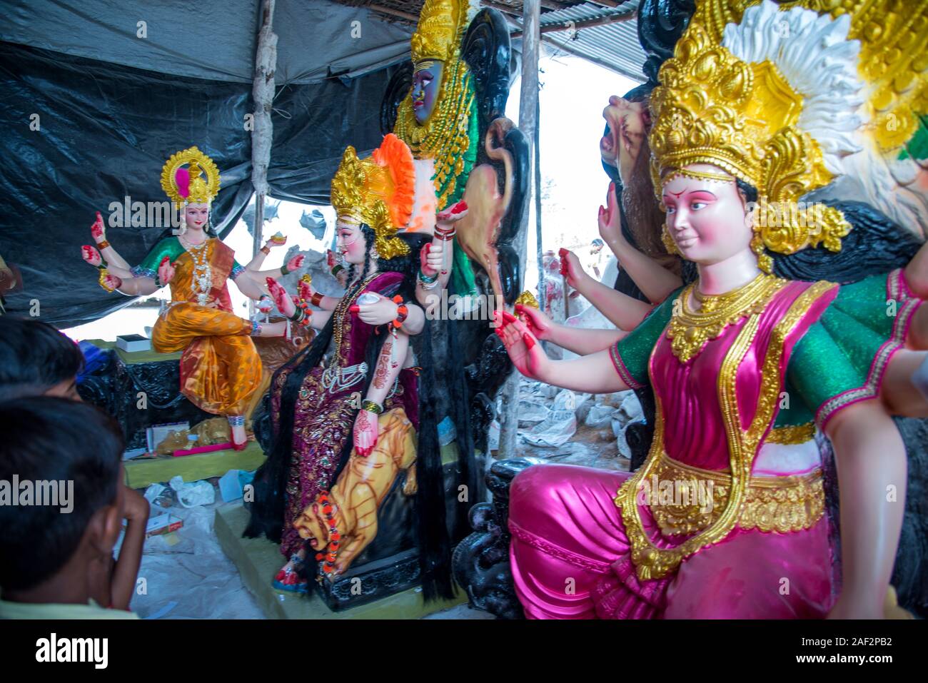 Durga sculpture mud idol sculptor hi-res stock photography and images ...