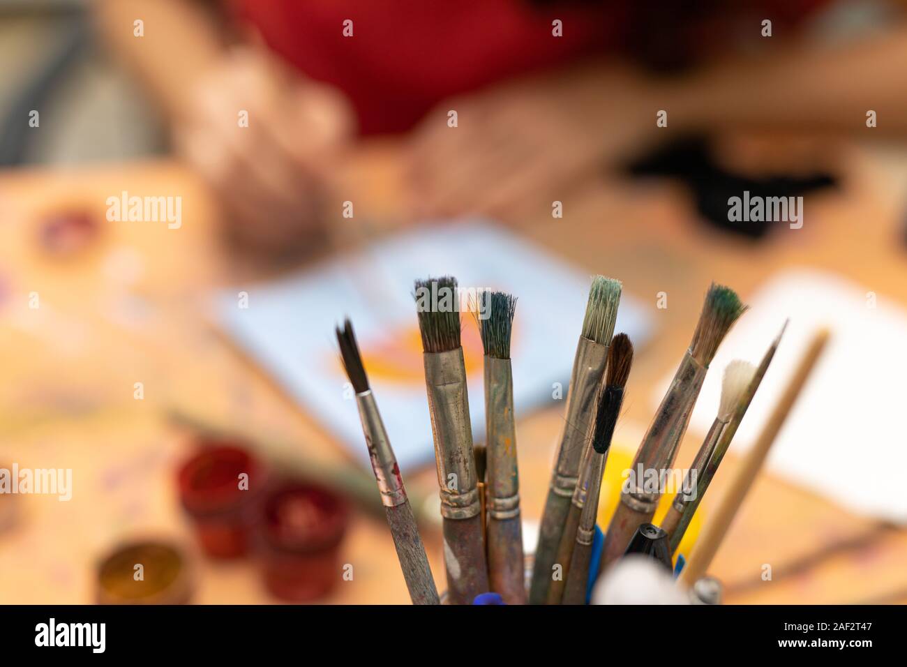 art school background, background of classes at an art school, blurry ...