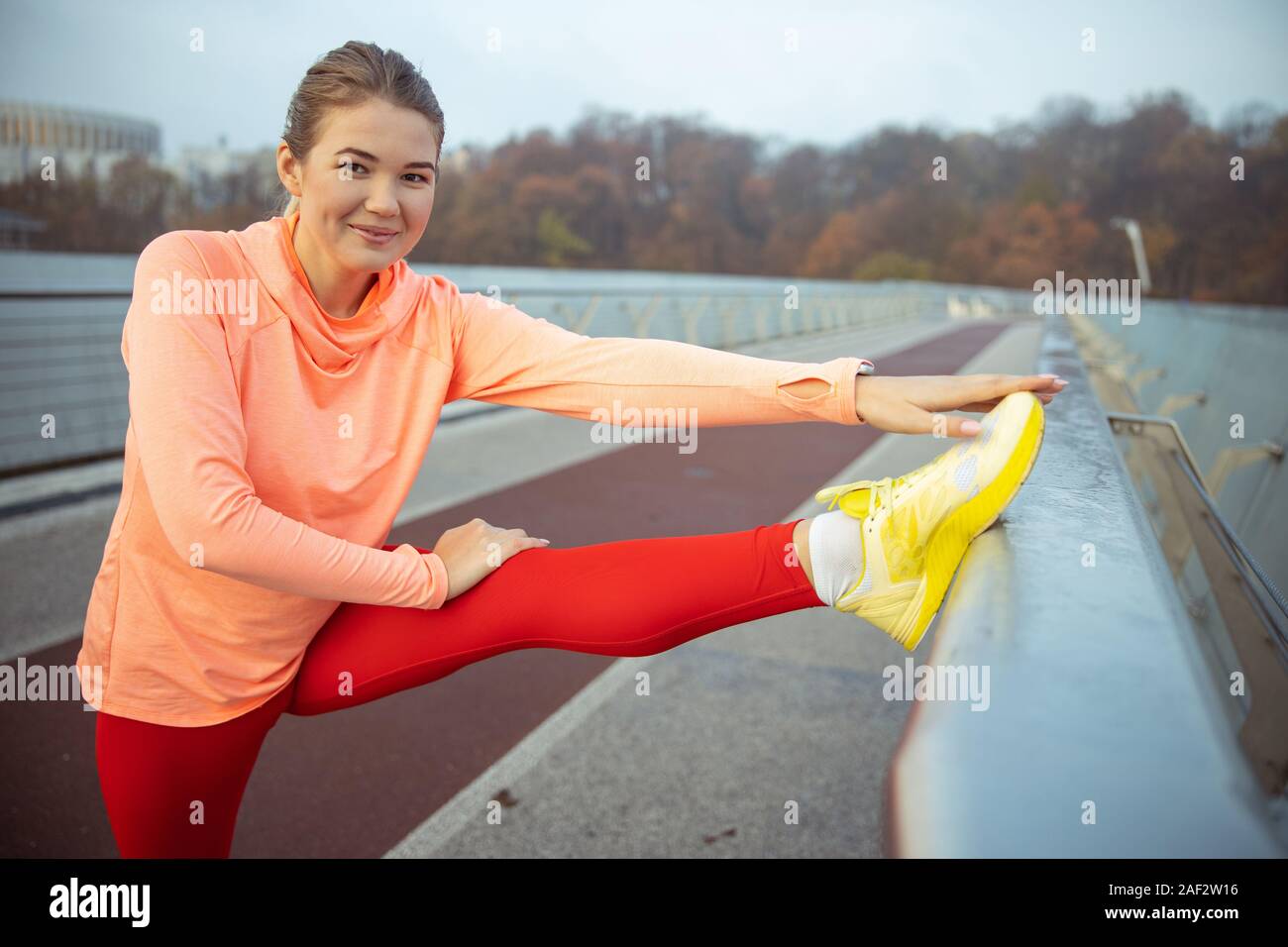 Lady legs hi-res stock photography and images - Alamy