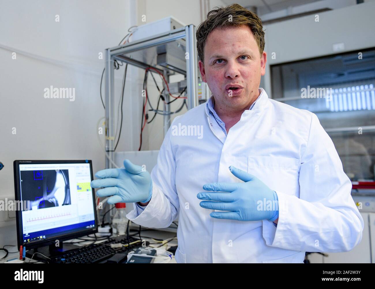 Hamburg, Germany. 12th Dec, 2019. Arne Hansen, basic researcher at the ...