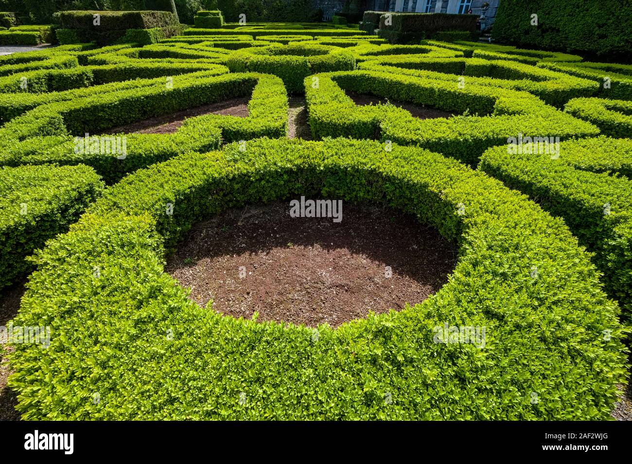 Landscaping and hedges hi-res stock photography and images - Alamy