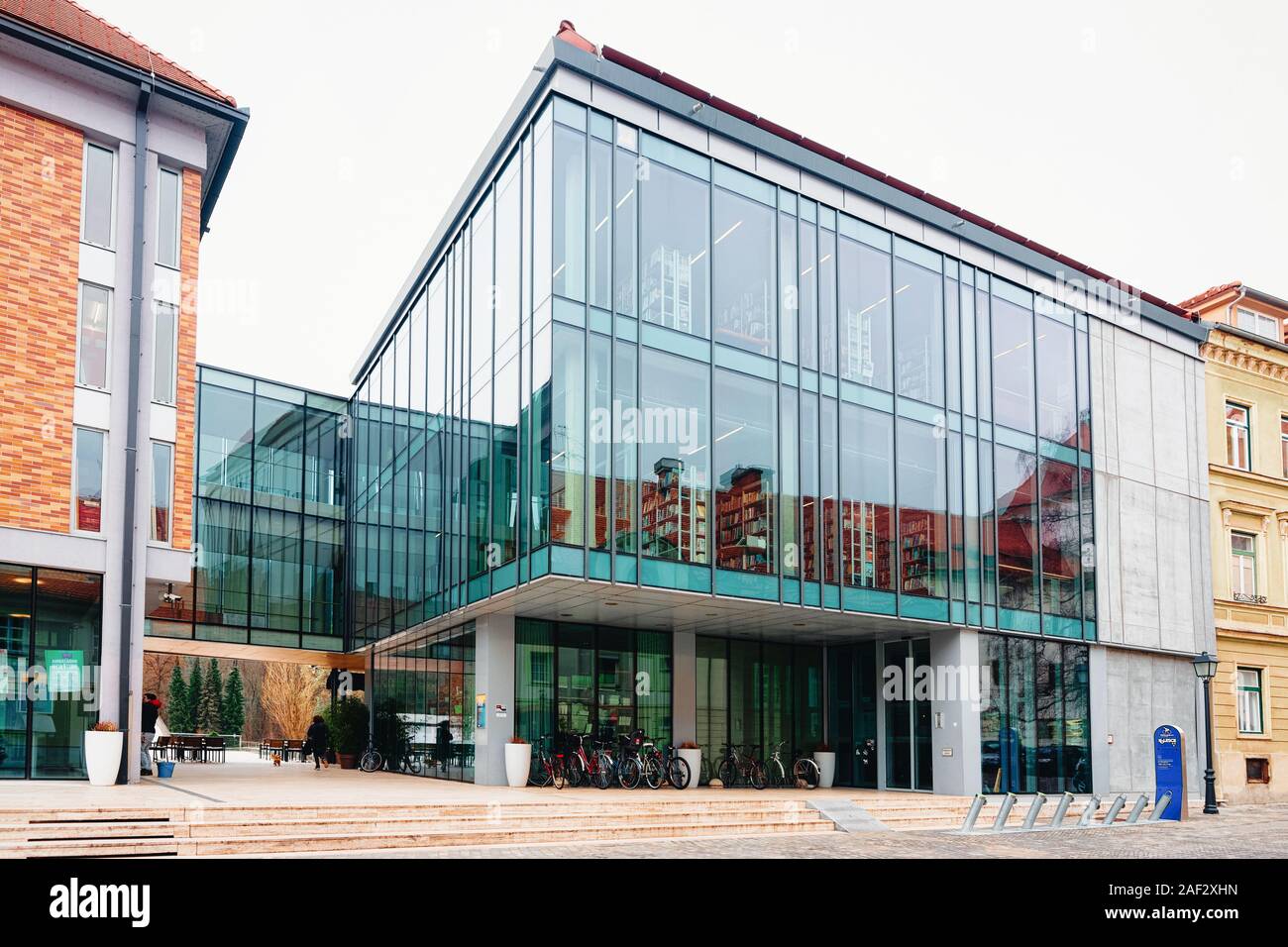 Slovenian library hi-res stock photography and images - Alamy