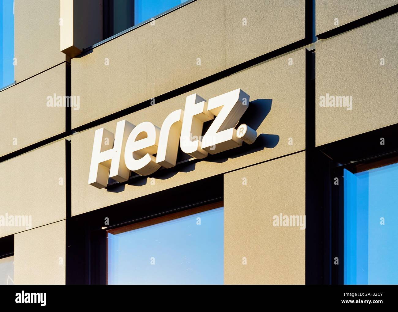 Minimal modern logo hi-res stock photography and images - Alamy