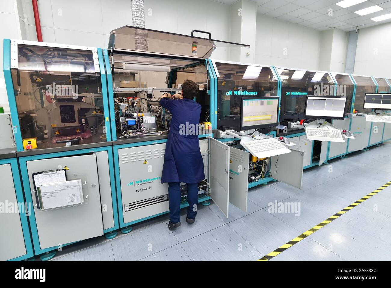 Microscope machine hi-res stock photography and images - Alamy