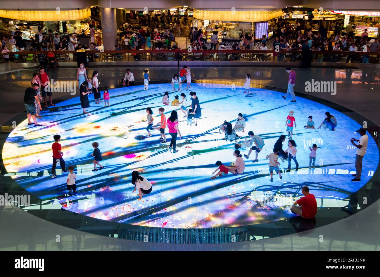 SINGAPORE-27 JAN 2018:people play on the light playground in Singapore ...