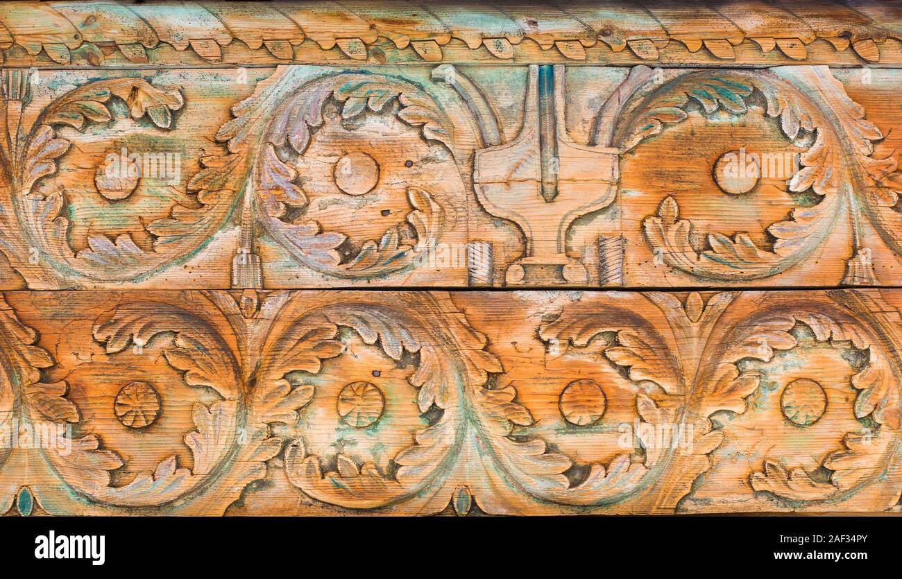 Russia wood carving hi-res stock photography and images - Alamy