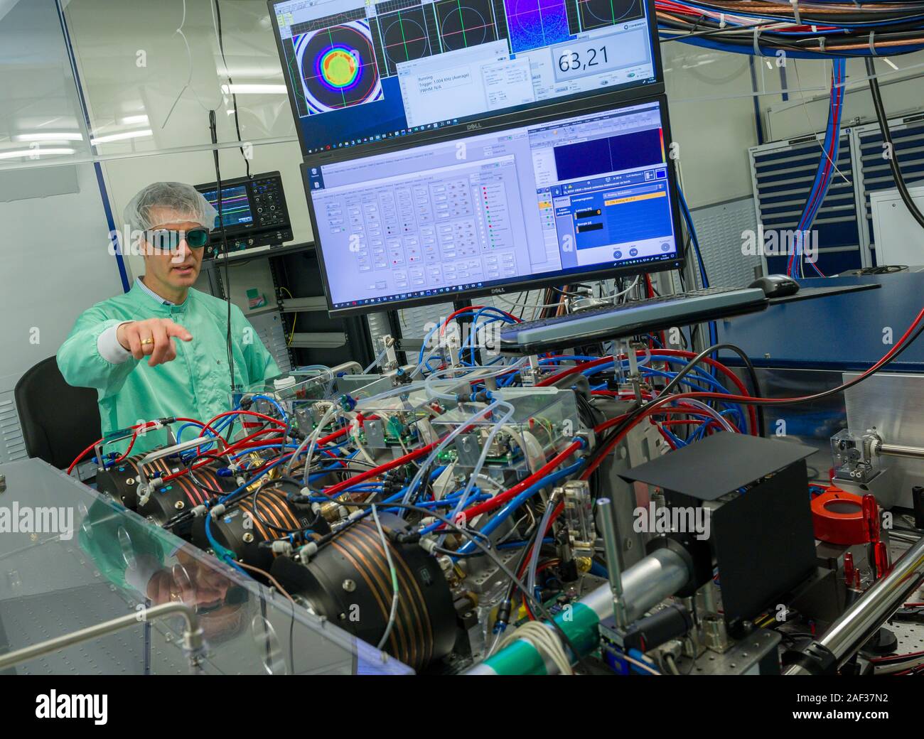 12 December 2019, Bavaria, Unterföhring: Thomas Metzger, technical ...