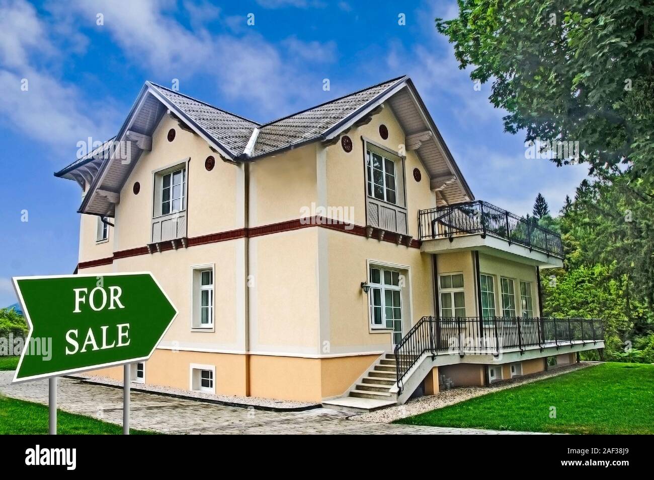 House for sale Stock Photo - Alamy