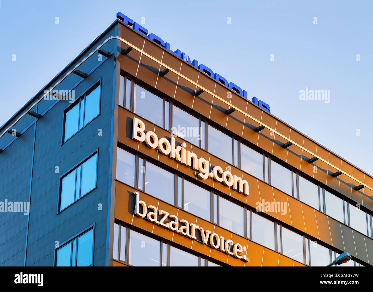 Booking com logo hi-res stock photography and images - Alamy