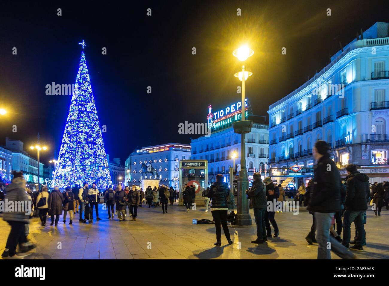 Tree crowds hi-res stock photography and images - Alamy