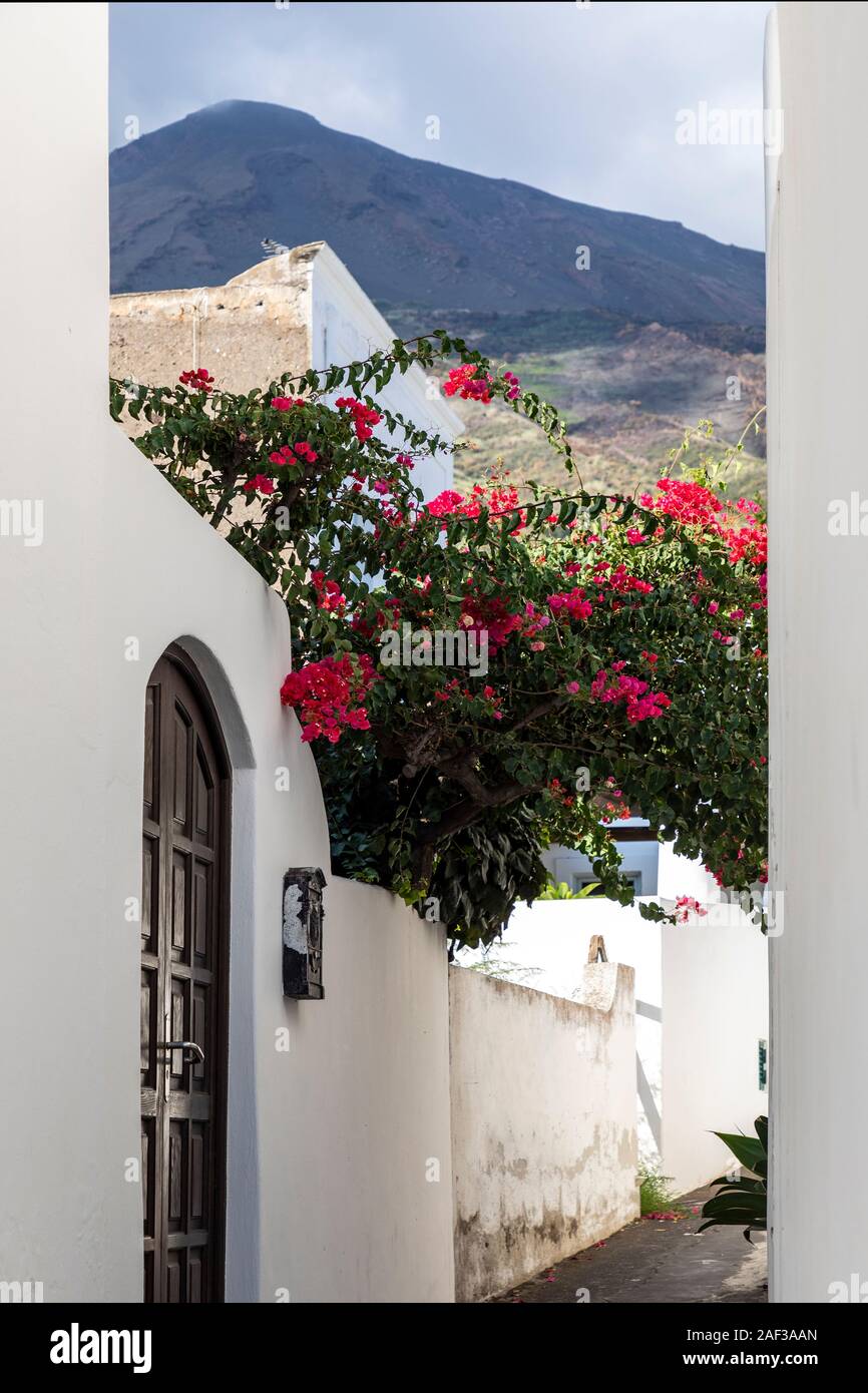 Stromboli village hi-res stock photography and images - Alamy