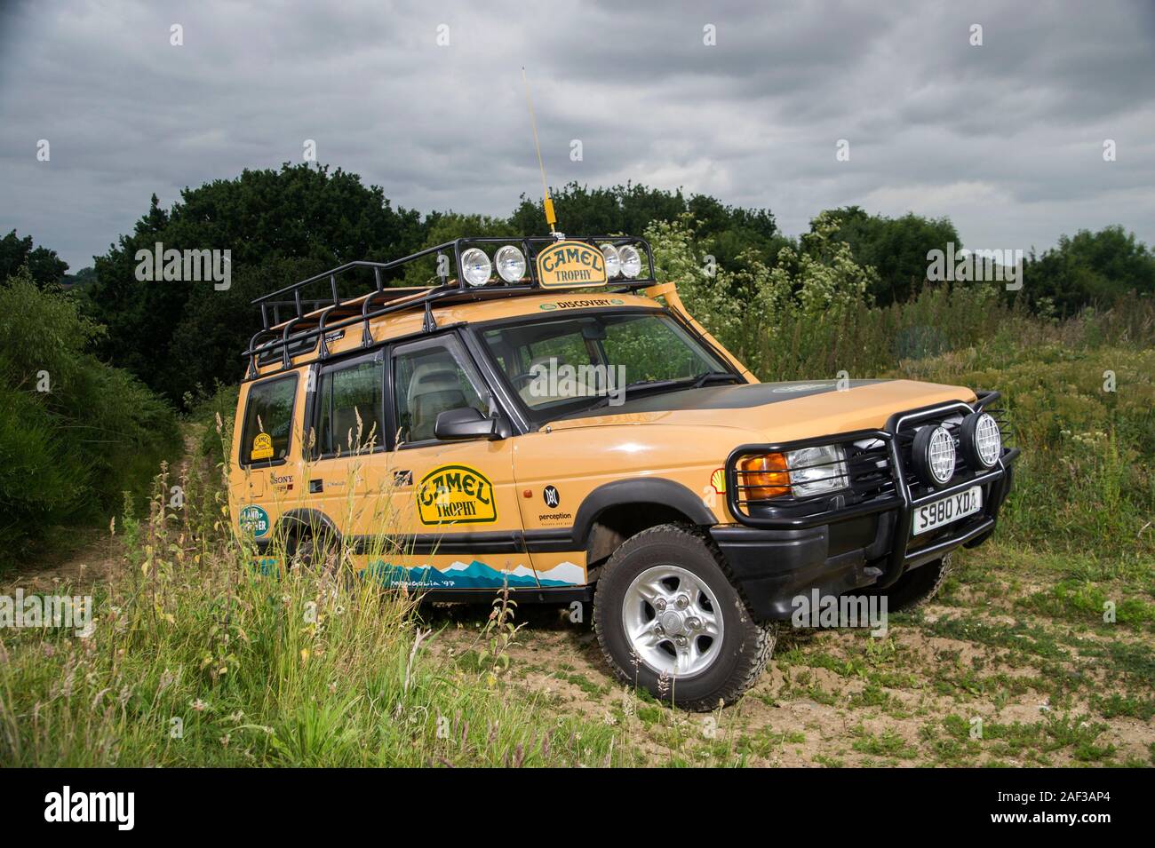 Camel Trophy 1997 Mk1 Land Rover Discovery off roader Stock Photo - Alamy