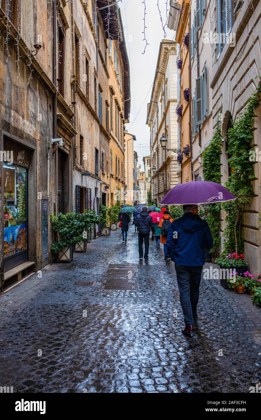 Rainy streets rome hi-res stock photography and images - Alamy