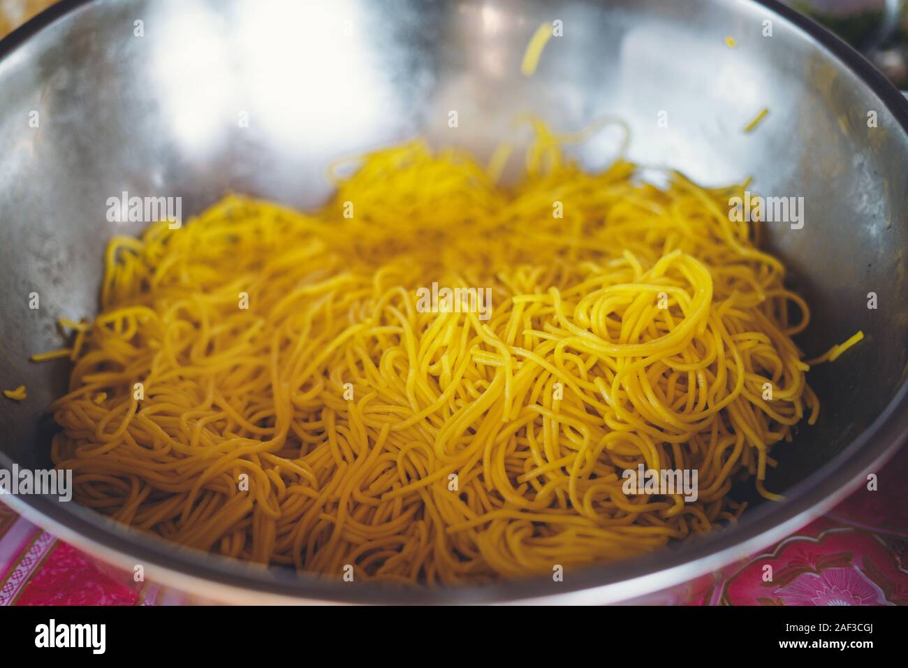 Yellow rice noodles at Pai Fresh Market Stock Photo - Alamy