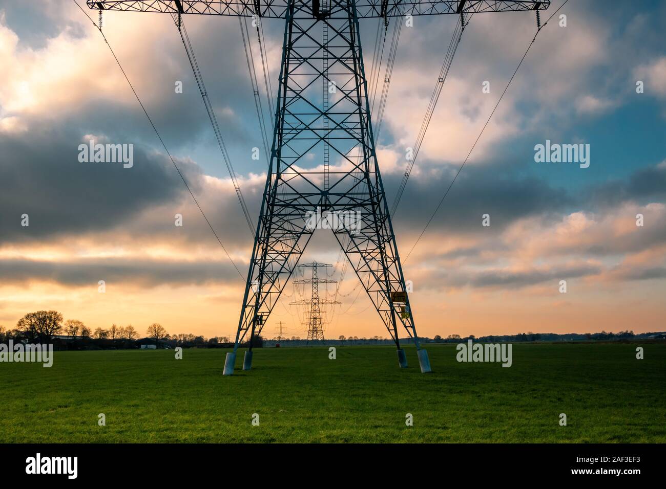Pylons framework hi-res stock photography and images - Alamy