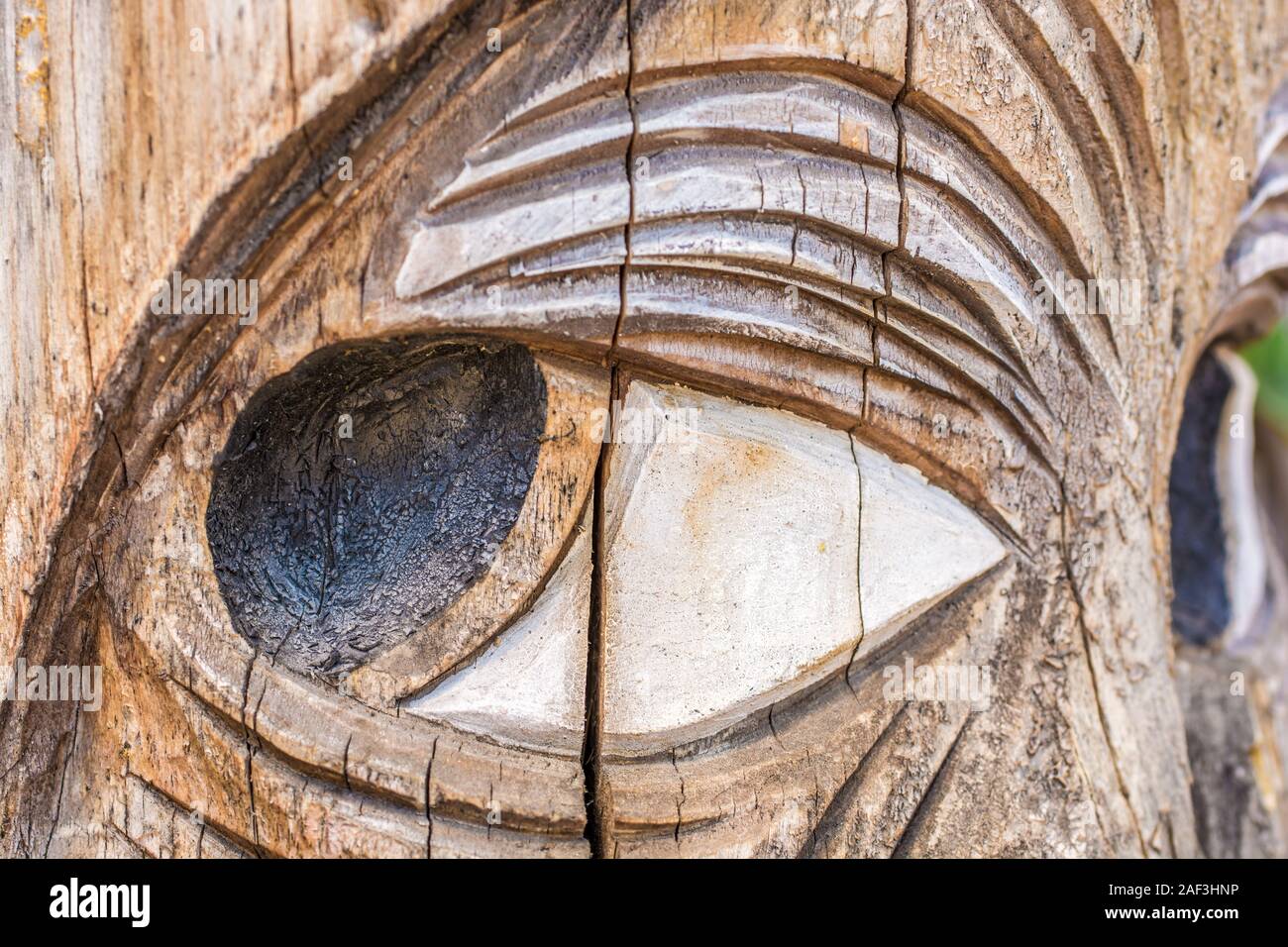 Tree trunk art work sculpture hi-res stock photography and images - Alamy