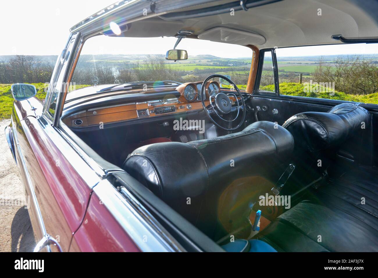 1964 Mercedes W111 300SE classic German luxury pillarless Coupe Stock ...