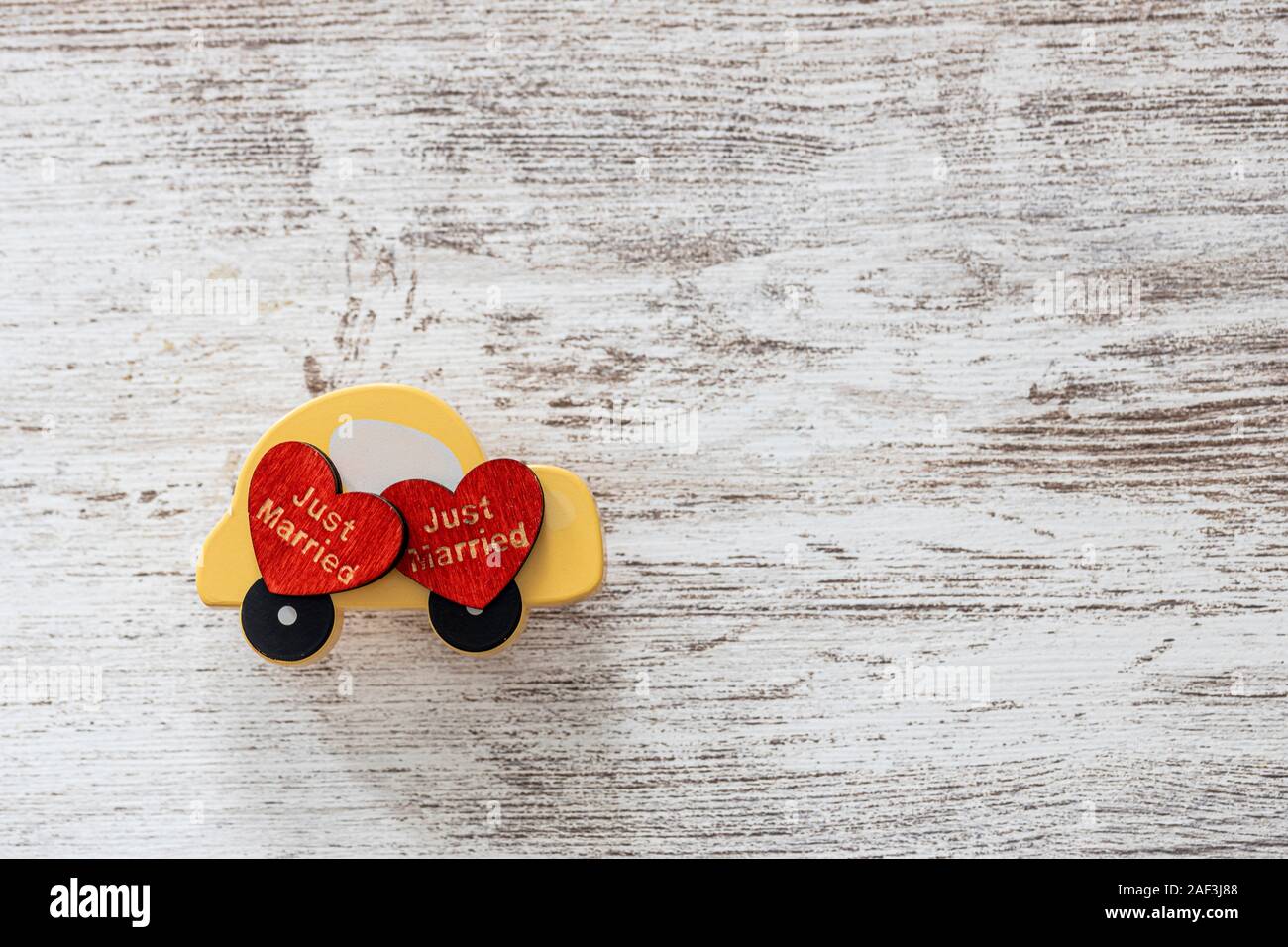 Just married car with hearts. Wedding concept Stock Photo - Alamy