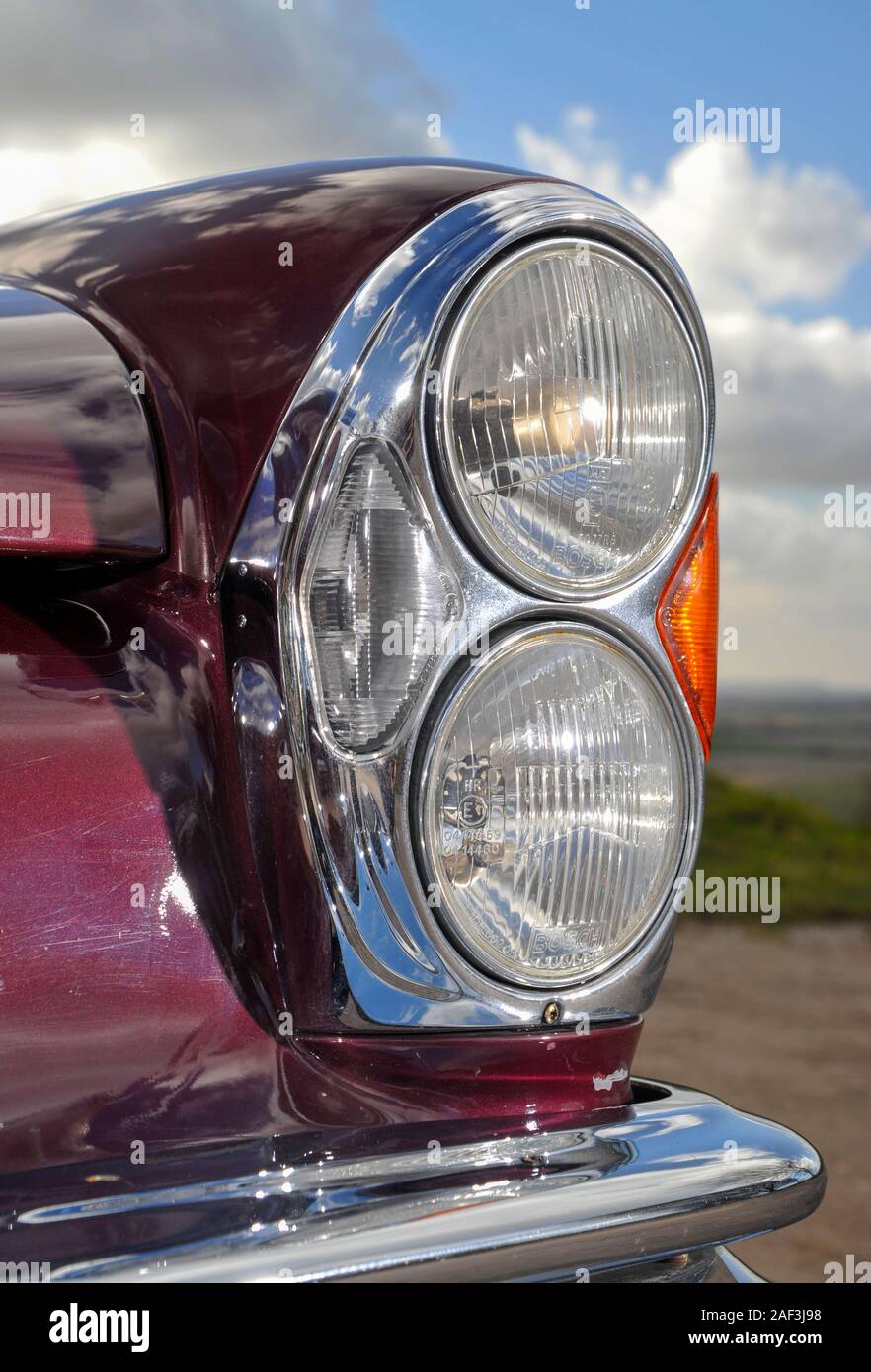 1964 Mercedes W111 300SE classic German luxury pillarless Coupe Stock ...
