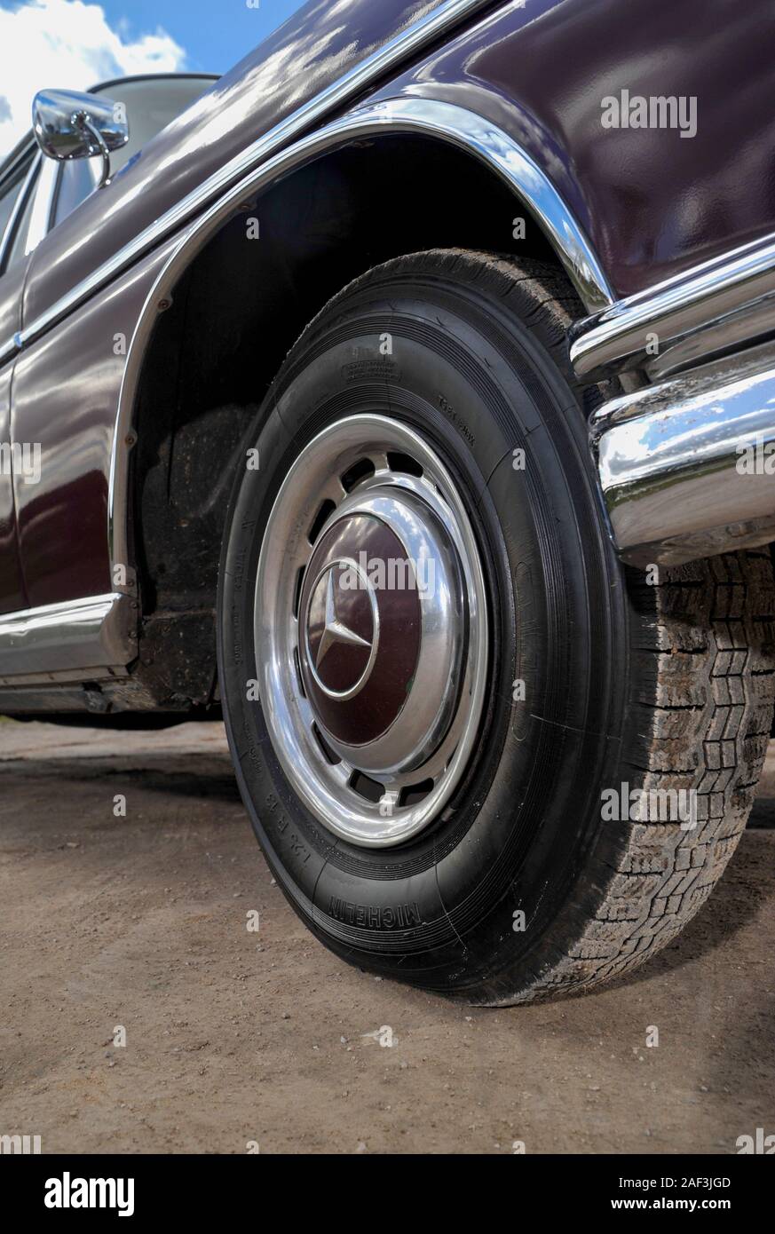 1964 Mercedes W111 300SE classic German luxury pillarless Coupe Stock ...