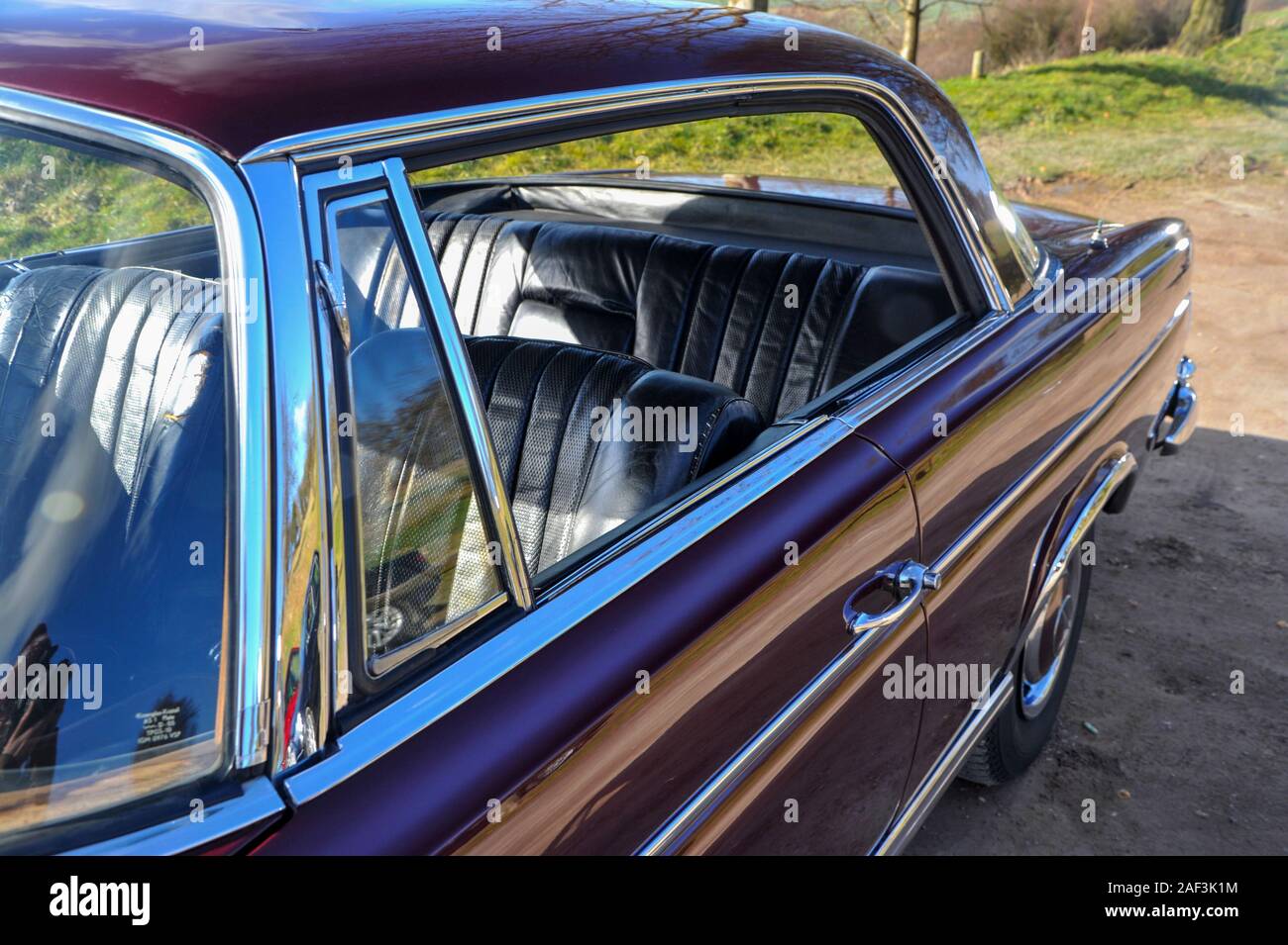 1964 Mercedes W111 300SE classic German luxury pillarless Coupe Stock ...