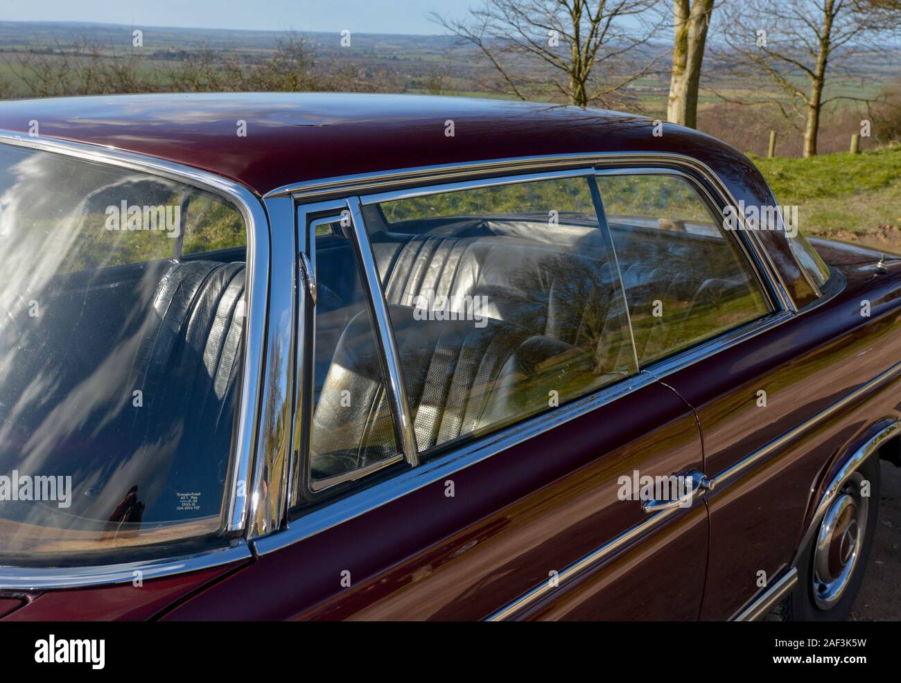 1964 Mercedes W111 300SE classic German luxury pillarless Coupe Stock ...