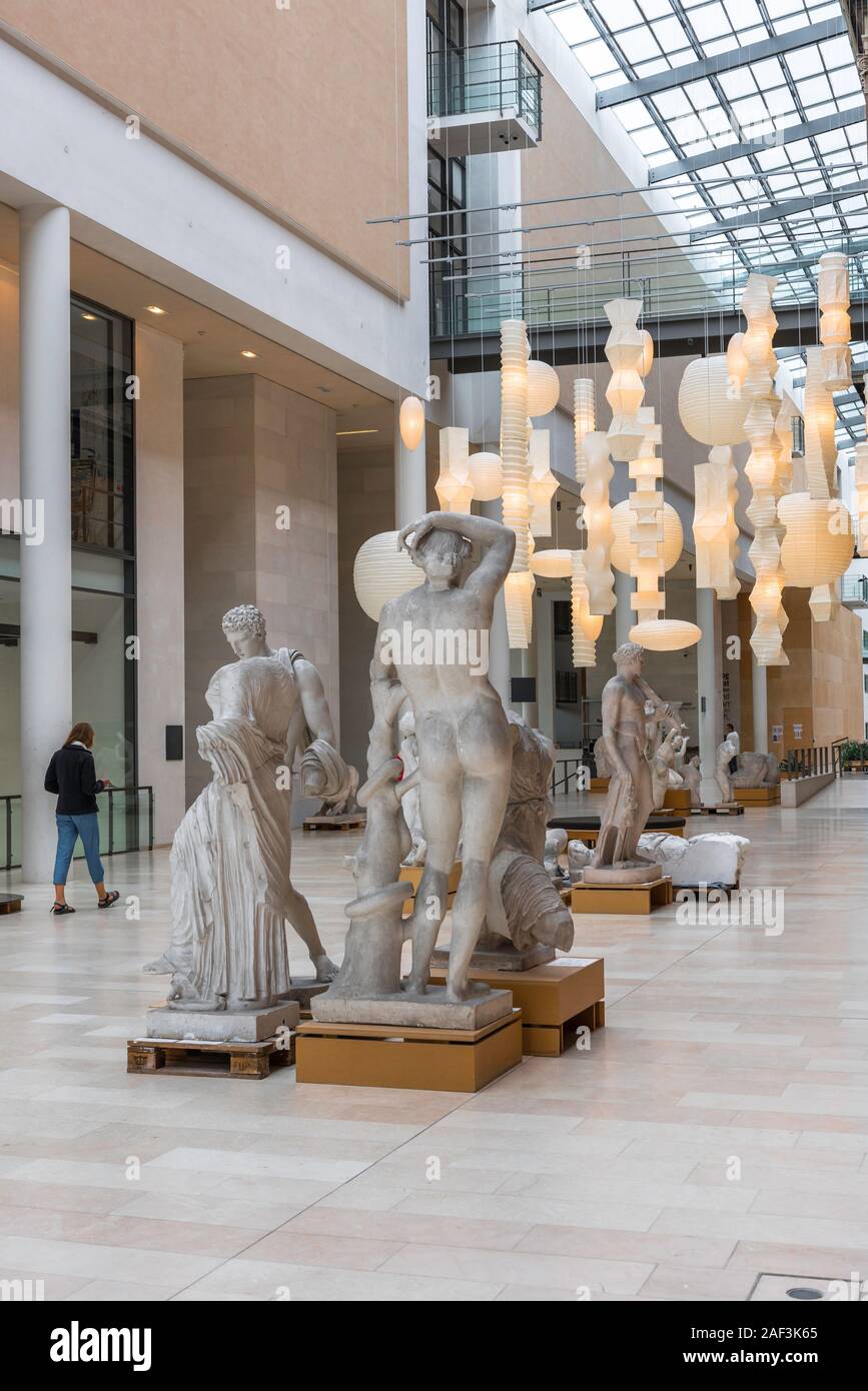 Sculptures Copenhagen, view of the Copenhagen National Gallery ...