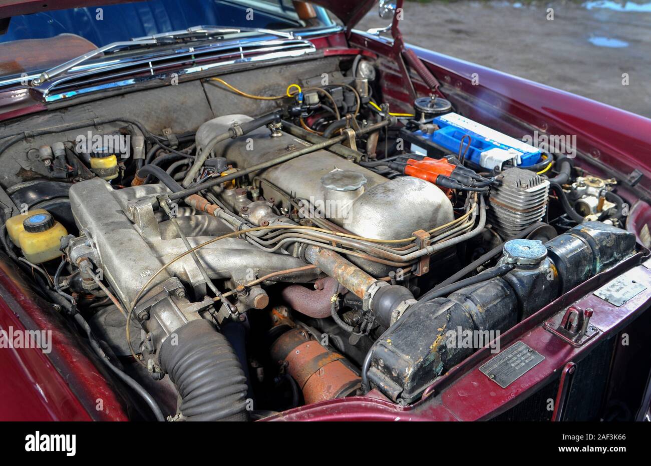 1964 Mercedes W111 300SE classic German luxury pillarless Coupe Stock ...